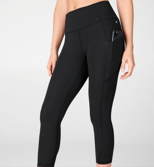 Fabletics | Pants & Jumpsuits | Nwt Fabletics Oasis Highwaisted Capri ...